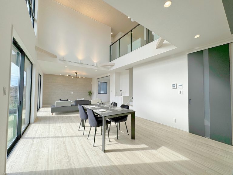 寒い吹き抜けを快適にする8つの寒さ対策｜リビング階段で後悔しない方法も解説 | ブライトコートの株式会社日建住宅[船橋 鎌ヶ谷 柏 白井]